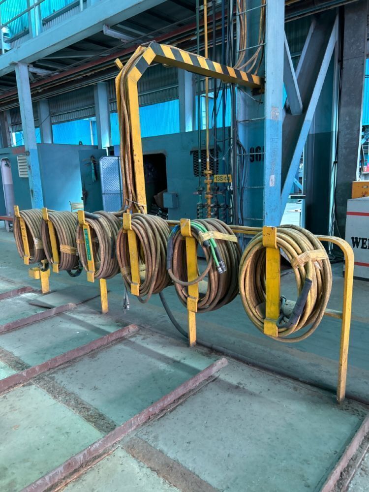 69x CO2 WELDING and Submerged Arc Welding Machines, Cable Hanger and ...