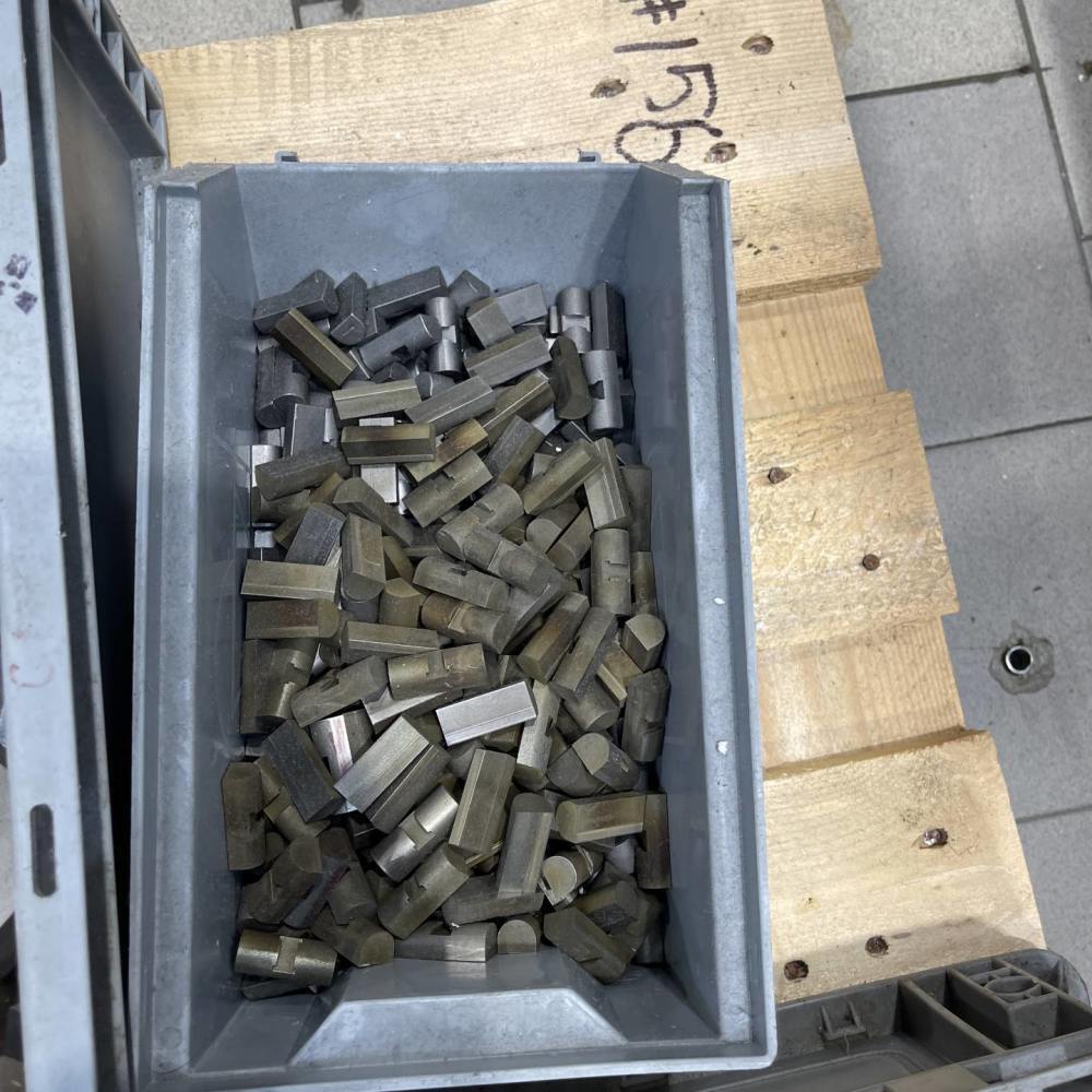 Erowa Pallet with tools/Pallette mit Werkzeugen