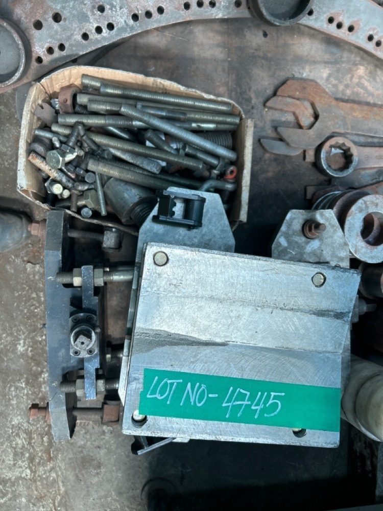 PORTABLE CYLINDER BORING MACHINE & STERNTUBE BUSH FITTING JIG & TOOL ...