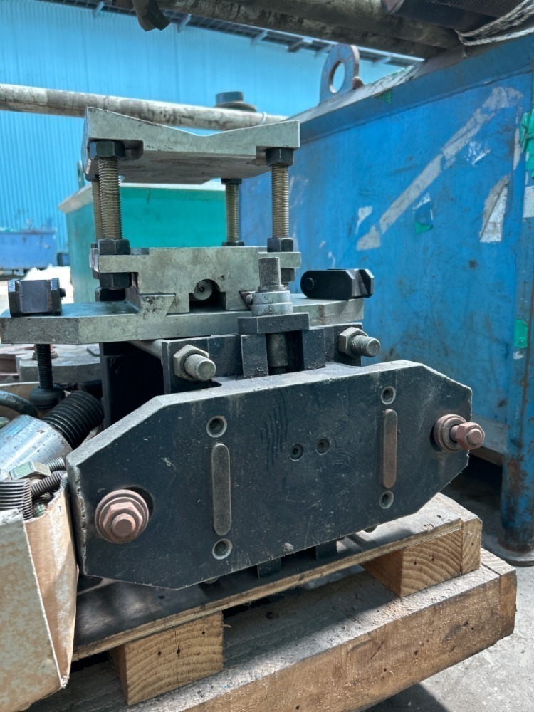 PORTABLE CYLINDER BORING MACHINE & STERNTUBE BUSH FITTING JIG & TOOL ...